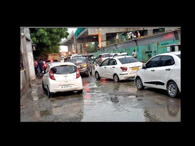 Lucknow: Metro work ravages roads, traffic hits rough patch daily ...