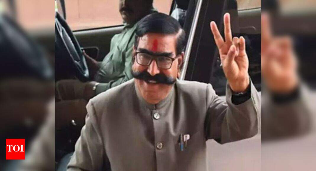 BJP MLA Ahuja: Youths implicated in false cases: BJP MLA Gyandev Ahuja ...