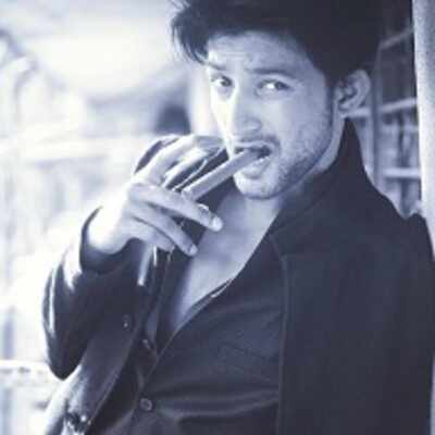 Playing Hridoy Horon is a challenge: Joey Debroy - Times of India