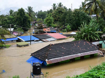 Kerala floods: 5 killed in landslides in Palakkad, no let-up in monsoon fury ...