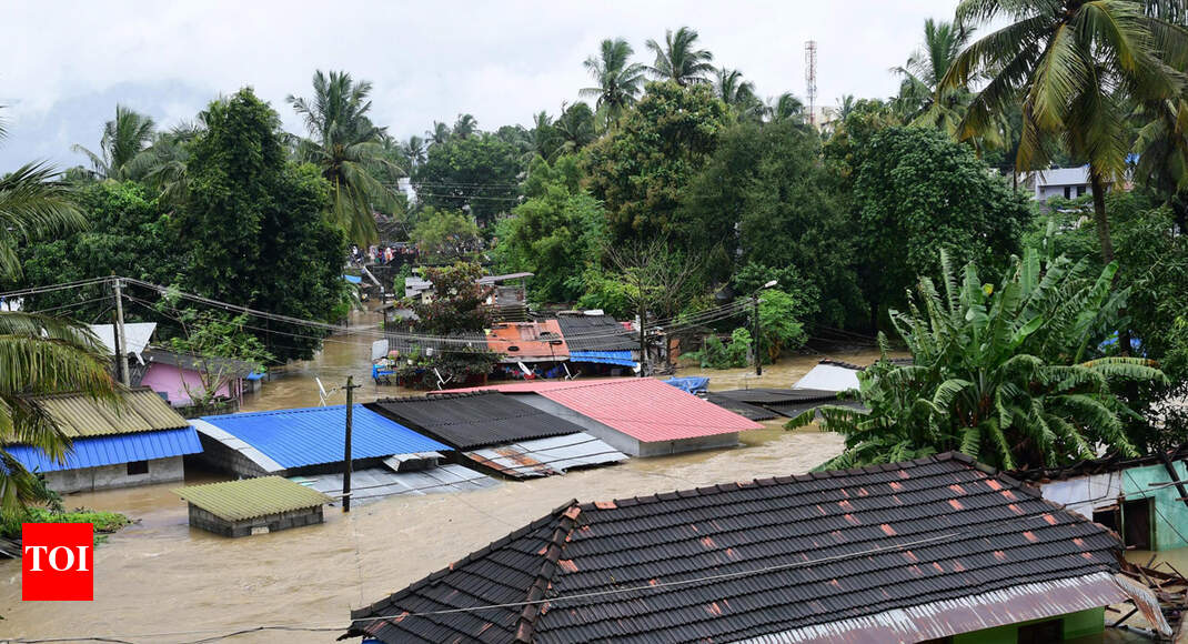Kerala Floods: Kerala floods: 5 killed in landslides in Palakkad, no ...
