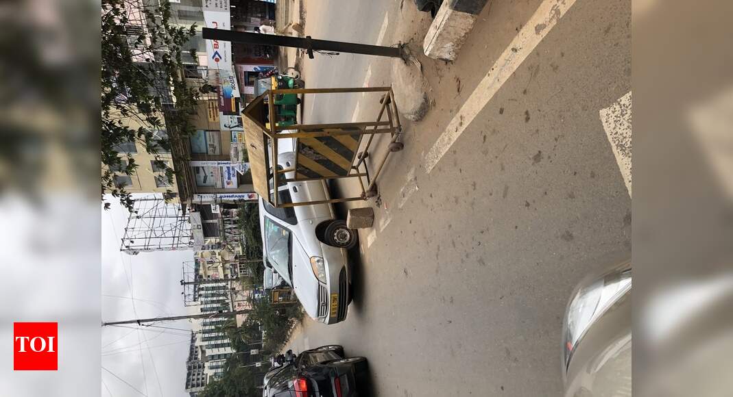 Everyday traffic woes on the ITPL Main Road - Times of India