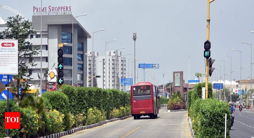 surat brts: Surat BRTS junctions to get speed-bumps after 28 deaths in ...