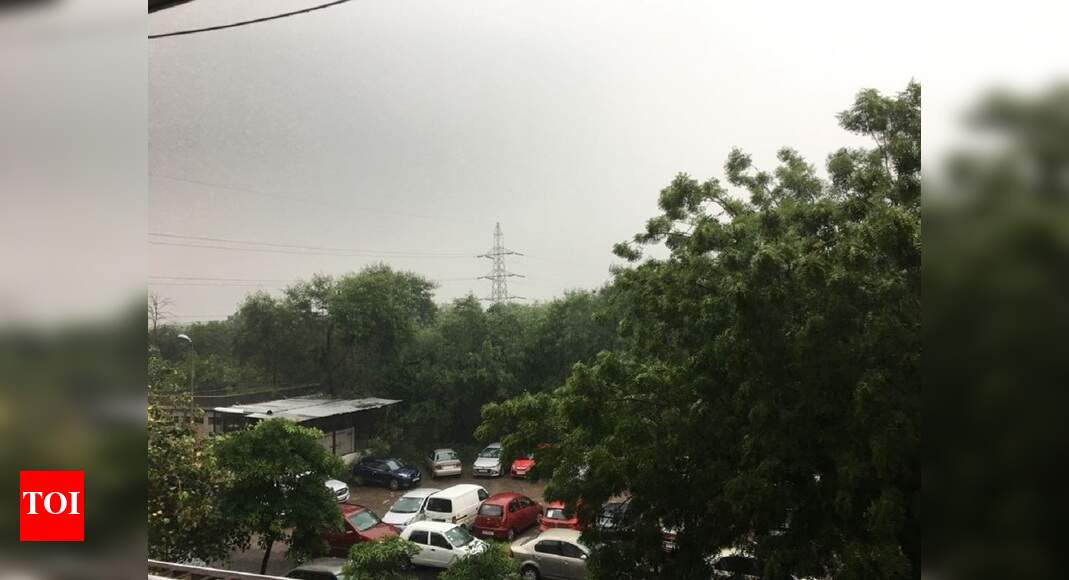 Delhi Rain: Moderate rains in Delhi, humidity still high | Delhi News ...