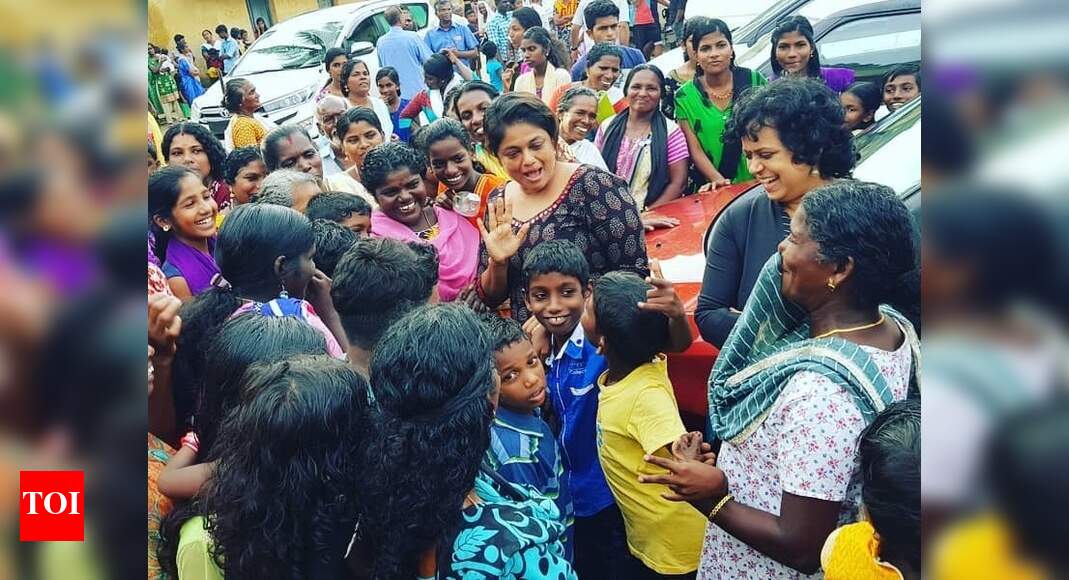 Kerala Floods: Manju Pillai gets emotional seeing a new-born baby in ...