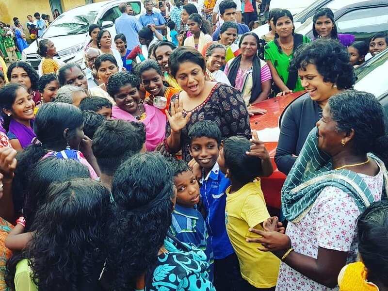 Kerala Floods: Manju Pillai gets emotional seeing a new-born baby in ...