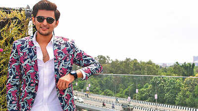 I never used to attend school a day before and after rakhi: Singer ...