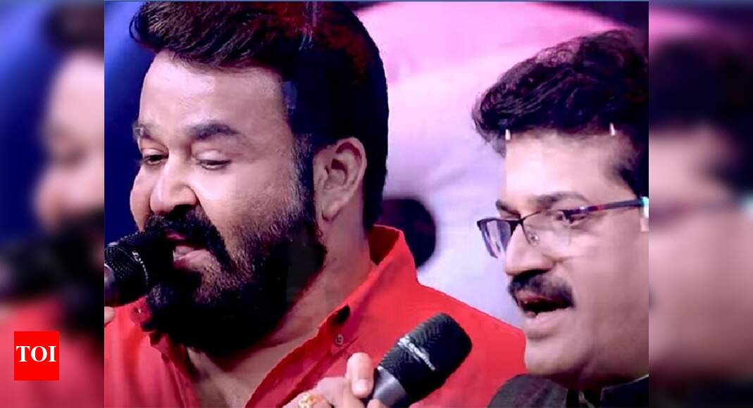 Mohanlal, MG Sreekumar reunite at an award show - Times of India