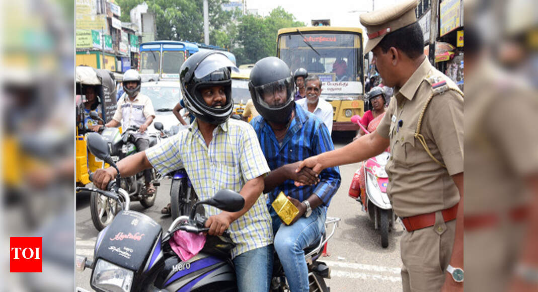 Gifts To Pillion Riders: Gifts to pillion riders with helmet on go ...