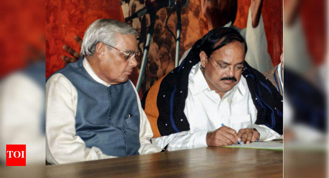 Vajpayee a 'crown jewel of Indian politics': Venkaiah Naidu | India ...