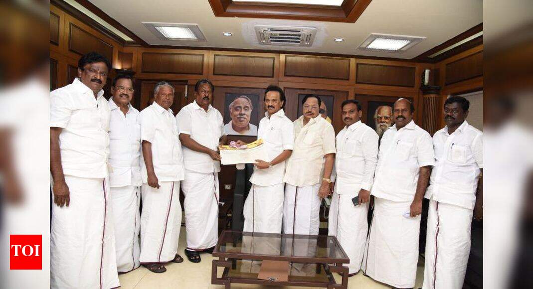 DMK readmits to two expelled leaders | Chennai News - Times of India
