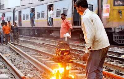 Mumbai: Western Railway announces measures for safety of track ...