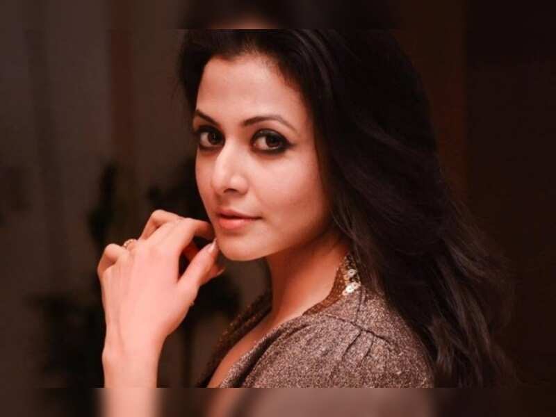 Hridoyer Rang crosses 5 million views | Bengali Movie News - Times of India