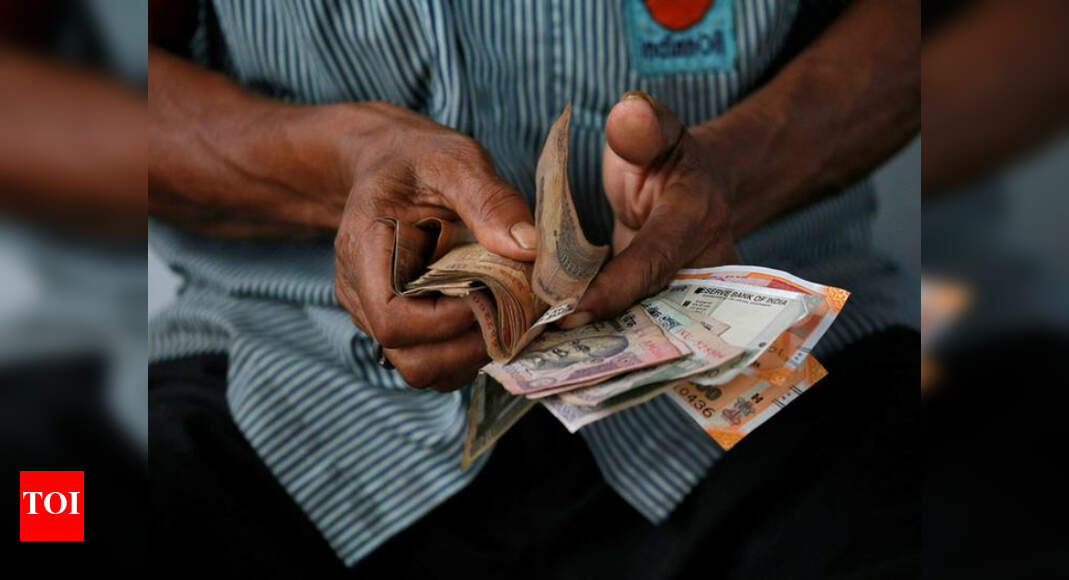 Rupee Low: Rupee free fall continues, plunges to new life low of 71.21 ...