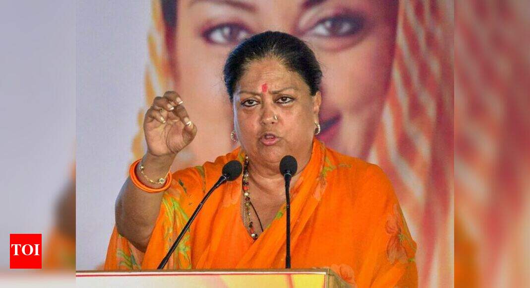Rajasthan CM Vasundhara Raje promises mobile phones to Bhamashah ...
