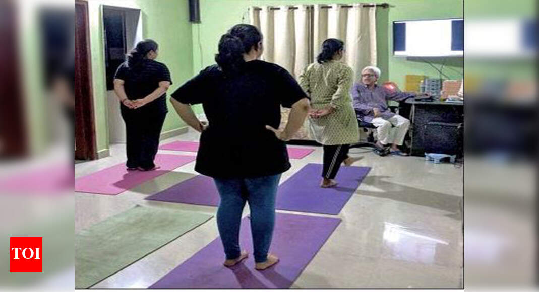 Blind, but still teaches yoga | Bengaluru News - Times of India