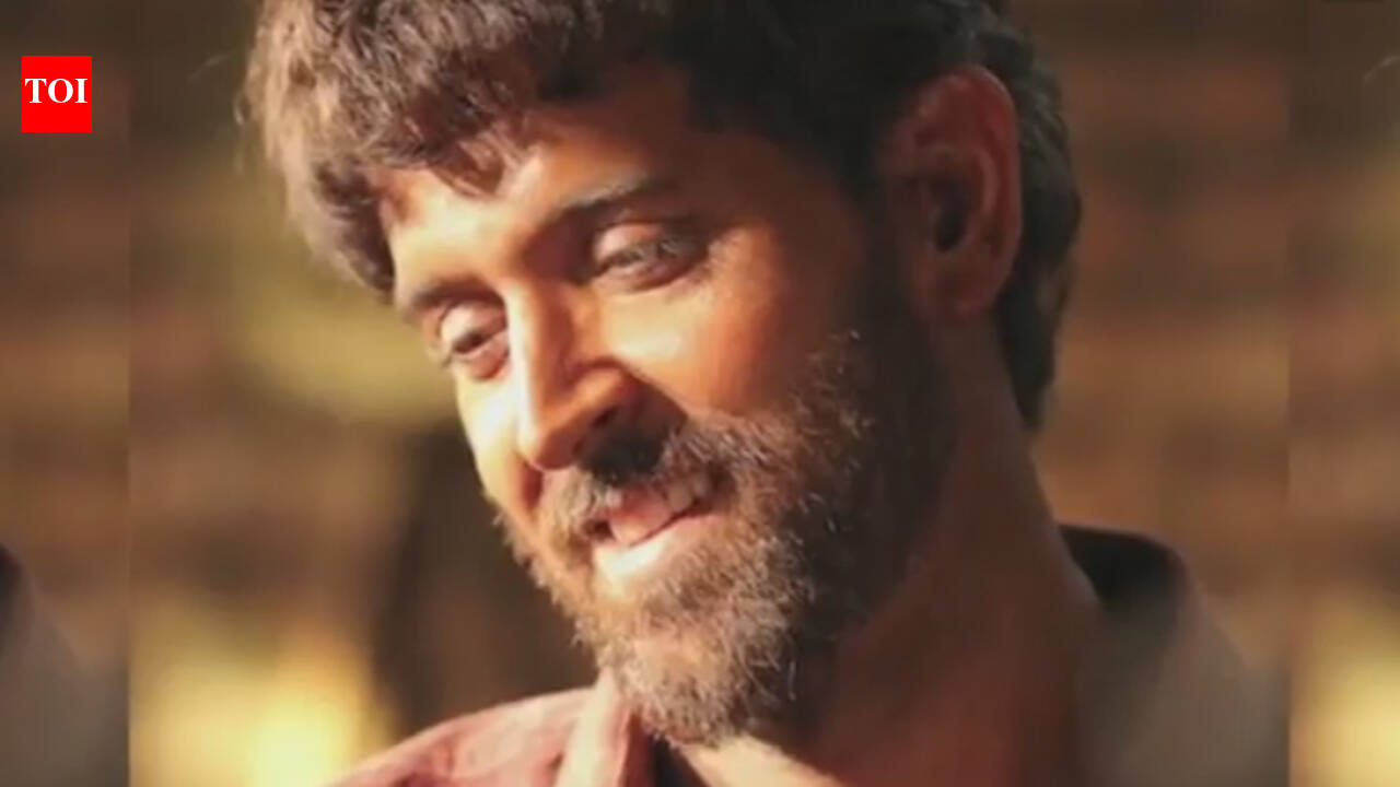 'Super 30': Hrithik Roshan's poster's memes go viral