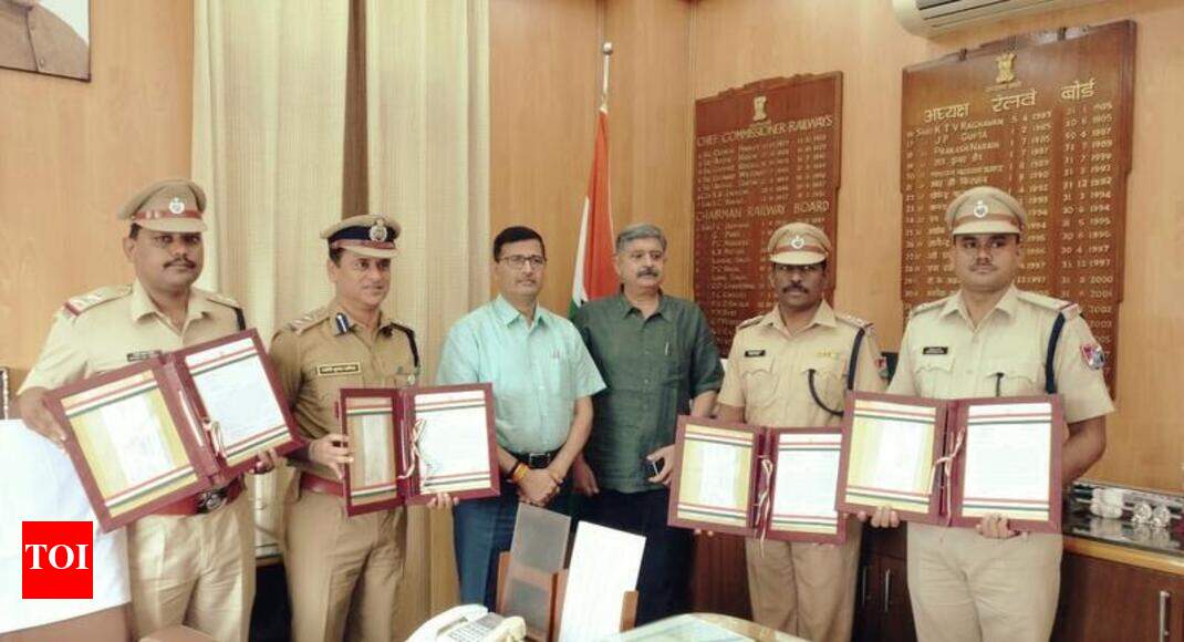 RPF Central Railway felicitated by Railway Board chairman | Nagpur News ...