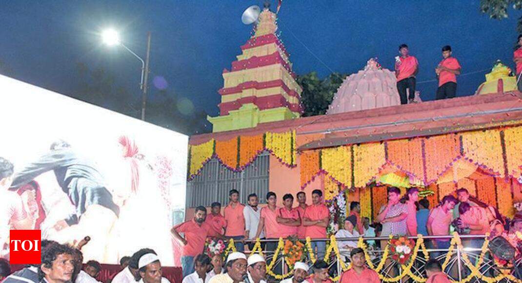 Hanuman Chalisa, qawwali reverberate here | Vadodara News - Times of India