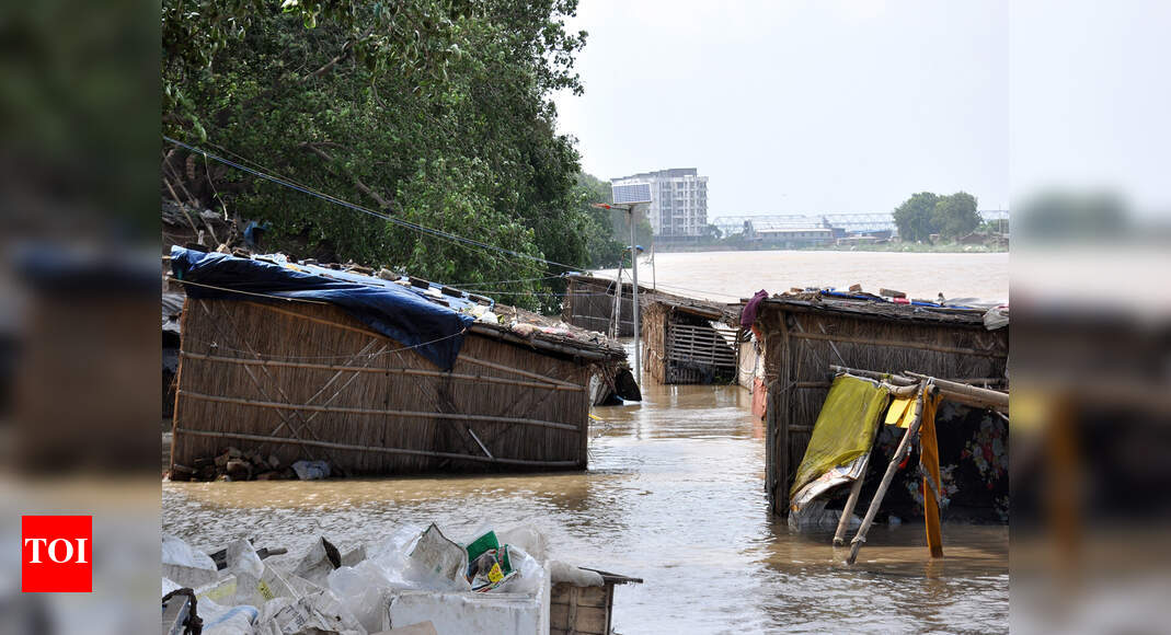 Patna Flood: Dam water poses flood threat to Patna | Patna News - Times ...