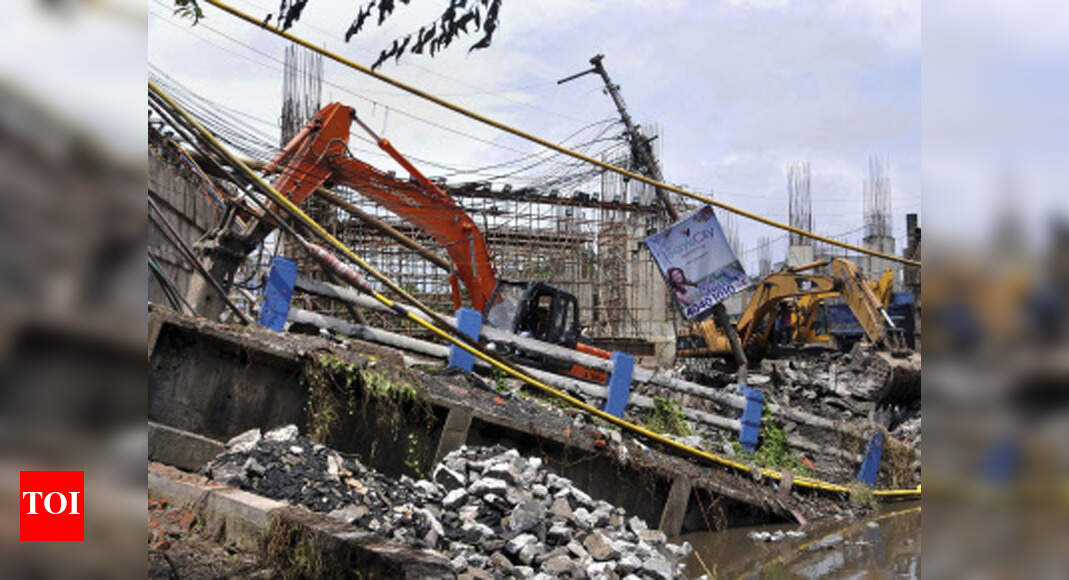 Kolkata: BJP protest over Majerhat bridge collapse | Kolkata News ...