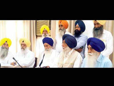 Panthic outfits to urge Mand to end Bargari morcha | Amritsar News - Times of India