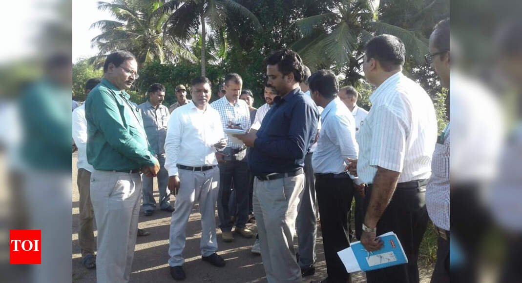 Karnataka Floods: Karnataka: 3-member central team visits flood-hit ...