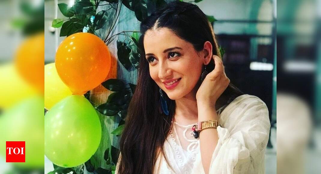 Mariam Khan Reporting Live Actress Priyanka Kandwal To Quit The Show