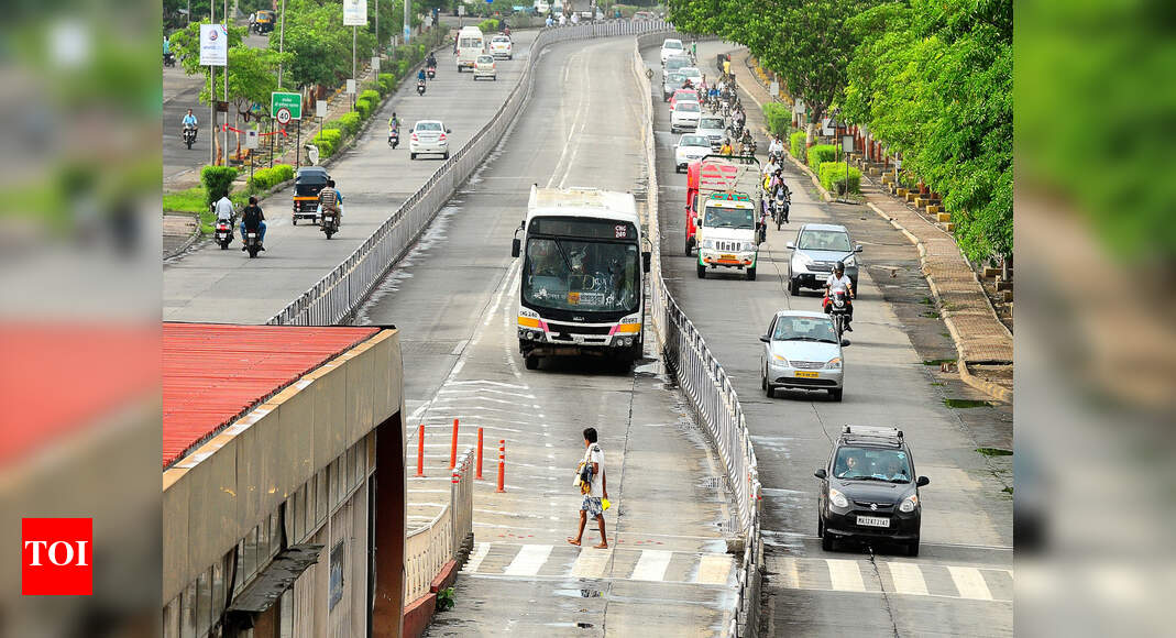 BRTS Route: Commuters find holes on BRTS corridor, smooth ride still a ...