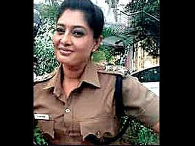 Actor arrested for posing as cop accuses ex-lover of harassment ...