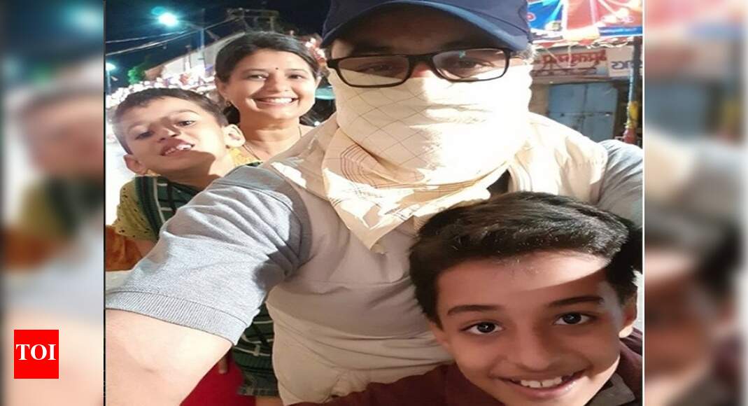 Photo: Subodh Bhave shares a sweet family picture | Marathi Movie News ...