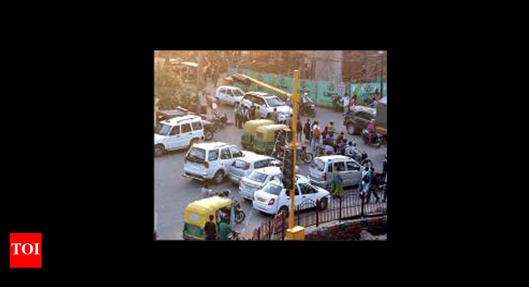 Lucknow Traffic Jam: Lucknow's busy crossing gets big makeover ...