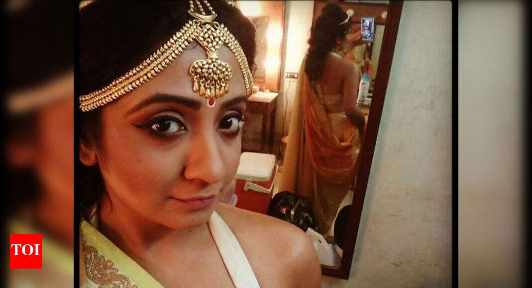 Actress Sohini Sanyal enjoys her trip with hubby; See pic - Times of India