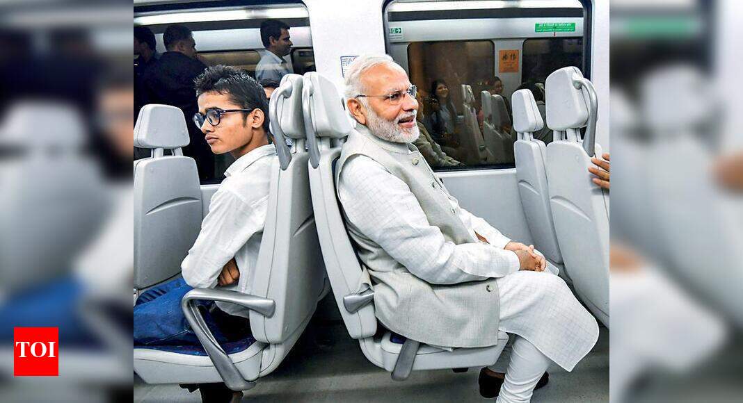 Prime Minister Narendra Modi takes metro to Dwarka event, gets selfies ...