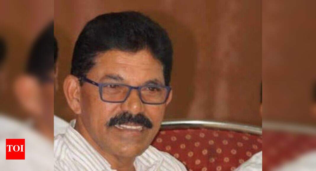 TRS leader Ramesh Rathod joins Congress | Hyderabad News - Times of India