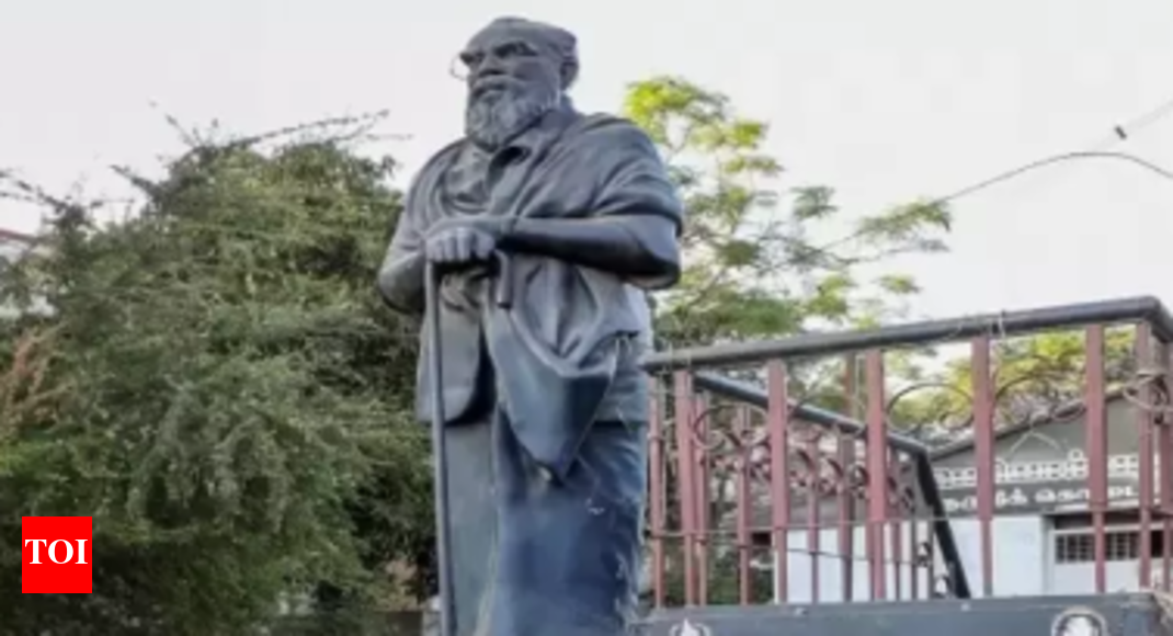 Periyar statues desecrated in Trichy, Thanjavur | Chennai News - Times ...