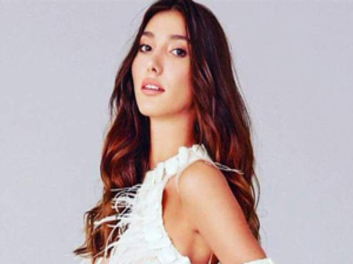 Sevval Sachin crowned Miss Turkey 2018