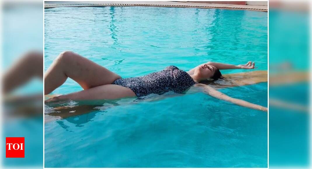 Resham Tipnis flaunts her bikini look while on vacation with her BF - Times of India