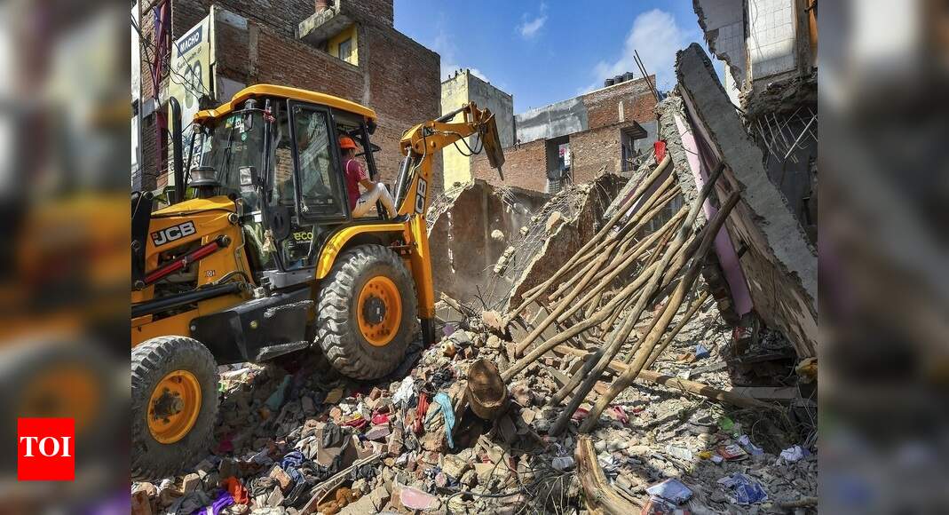 Delhi house collapse: NDMC orders fresh survey to identify dangerous ...