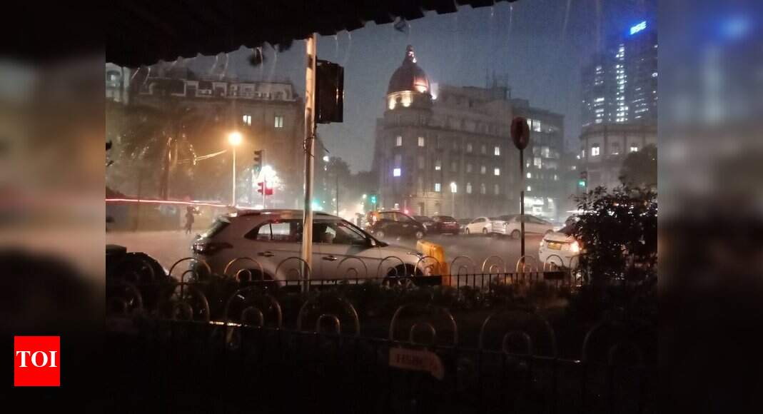 Mumbai Weather: Heavy rains, thunderstorm lash parts of Mumbai | Mumbai ...