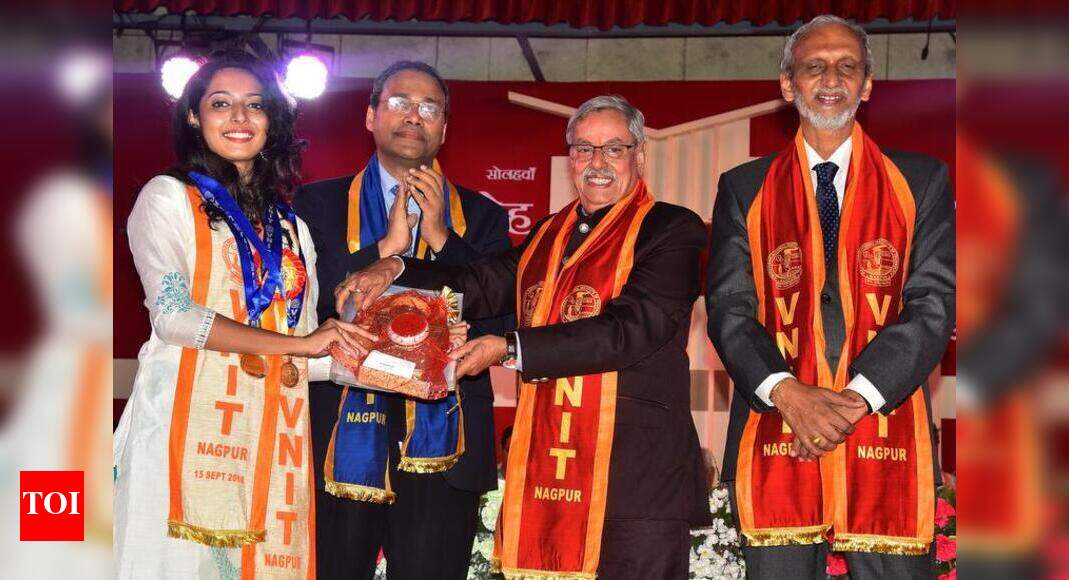 NU follows VNIT, drops caps and gowns at convocation | Nagpur News ...
