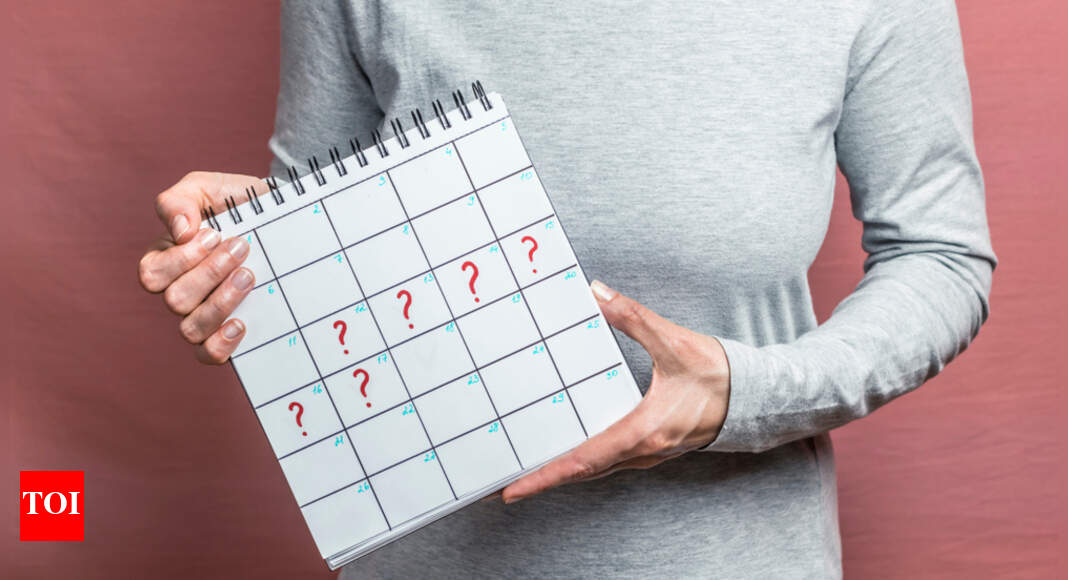 How long can you delay pregnancy and remain fertile? - Times of India