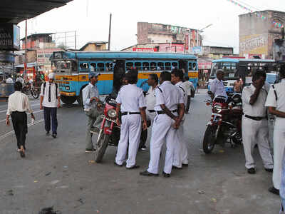 Now, Howrah too gets cops in white | Kolkata News - Times of India