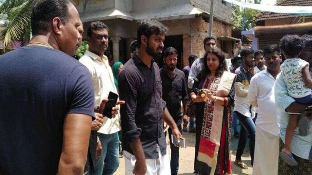 Kerala hero who saved many dies crying for help | The Times of India