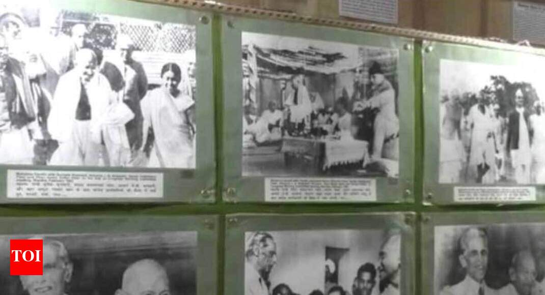 Now, Jinnah’s pictures with Gandhi displayed at AMU library | Agra News ...
