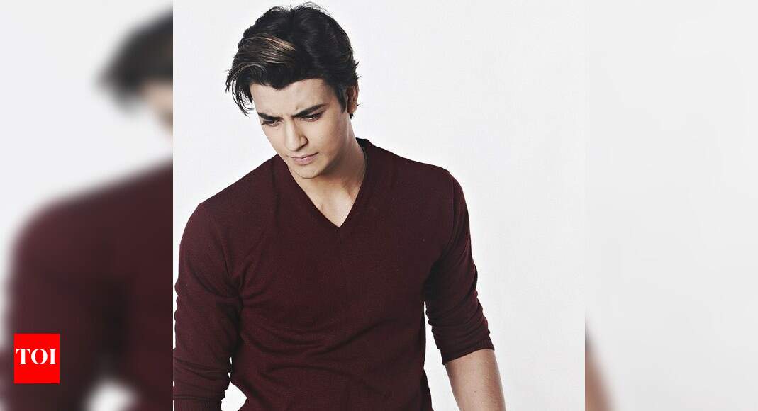 Telly actor John Bhattacharya in Anupam Roy's Puja music video - Times ...