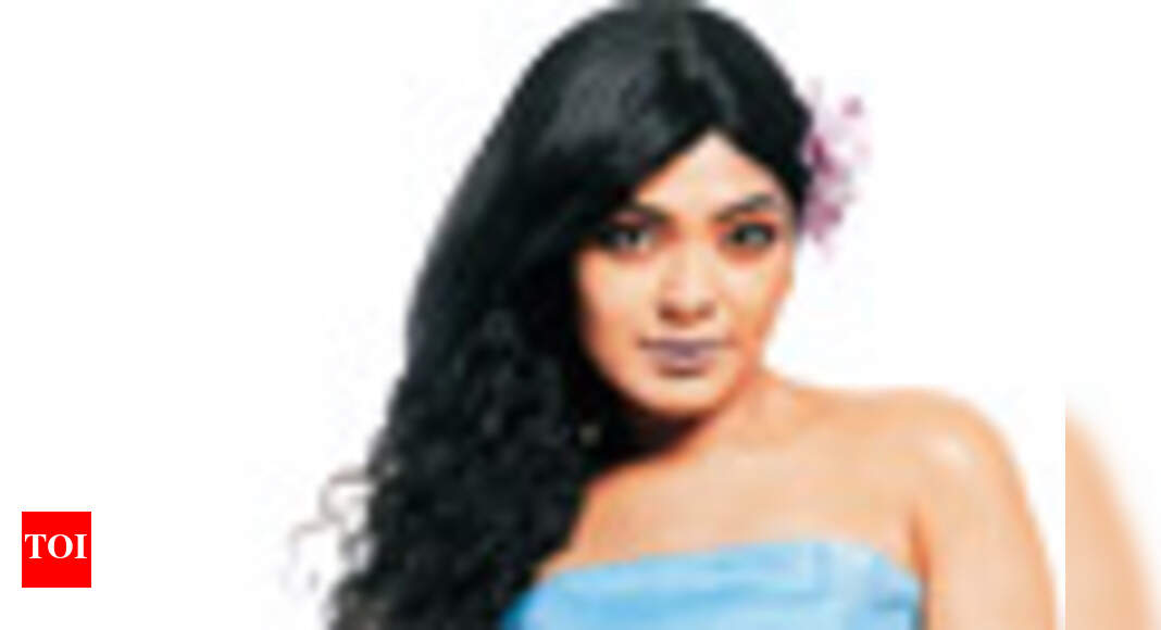 I'm glamorous in real life: Rima | Tamil Movie News - Times of India