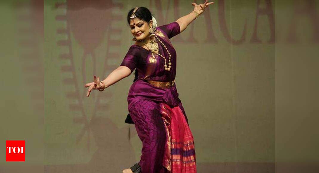 Geeta Chandran performs Bharatnatyam for students at Gurgaon | Events ...