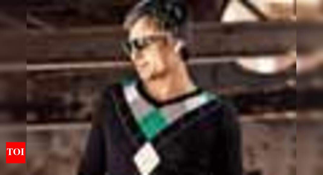 Vivek back on public demand | Hindi Movie News - Times of India