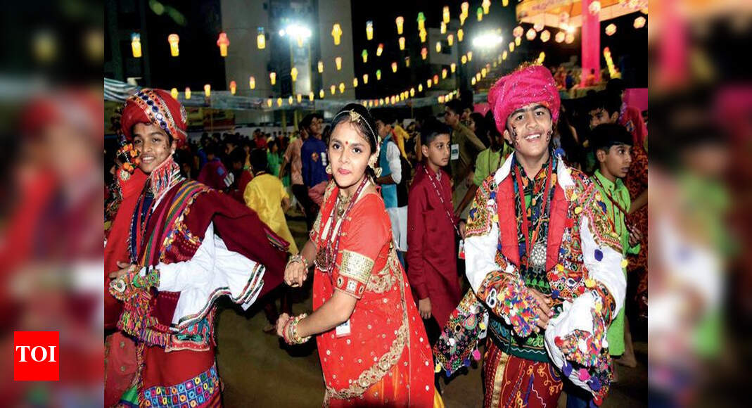 In garba capital, children garbas by UP natives are big hit | Vadodara ...